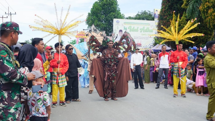 HUT RI ke 78 , Pawai Budaya dan Pembangunan di Gunung Kijang Berjalan ...