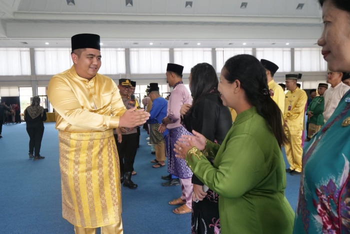 Lantik Keluarga Apri Sujadi, Tepis Isu Miring Terhadap Bupati Roby ...